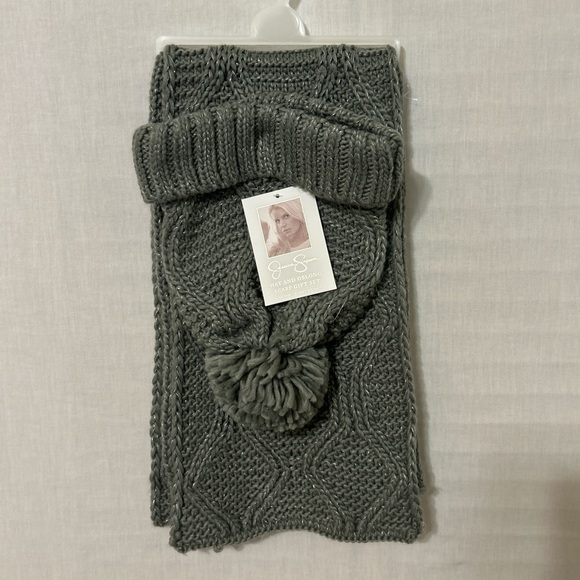 Jessica Simpson | Accessories | Jessica Simpson Charcoal Knit Scarf And ...